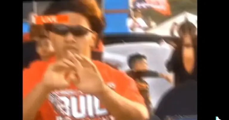 bro rizz up the news🤣 - Bilibili