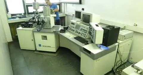 SEM upgrade of a Zeiss 982 Gemini electron microscope (time lapse ...