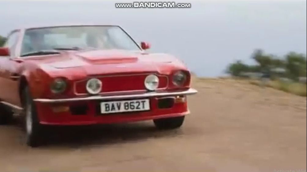 Johnny English Car
